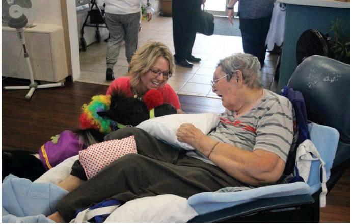Dogs And Ponies Entertain Cordell Christian Home Residents | Cordell Beacon